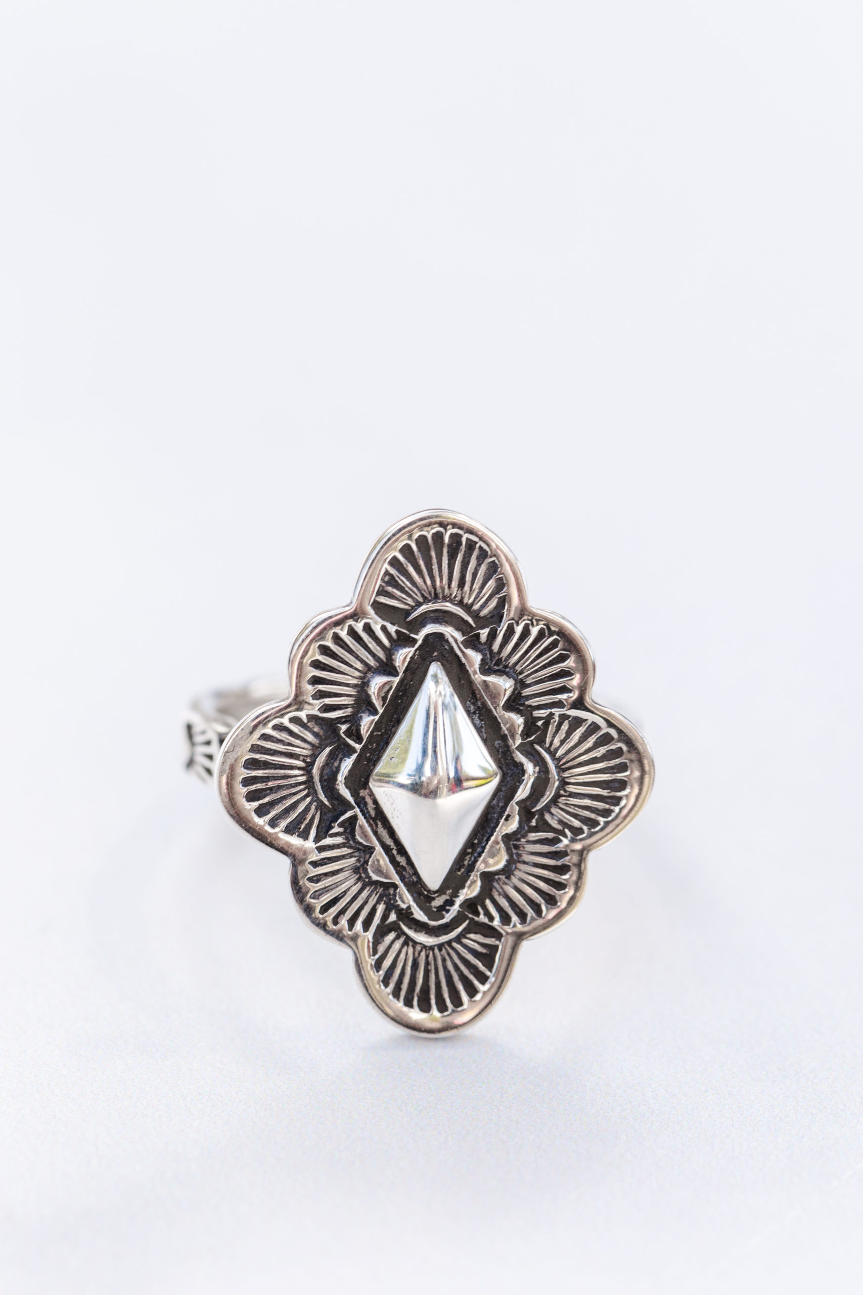 Stamped Cutout Concha Ring - Reed + Rush